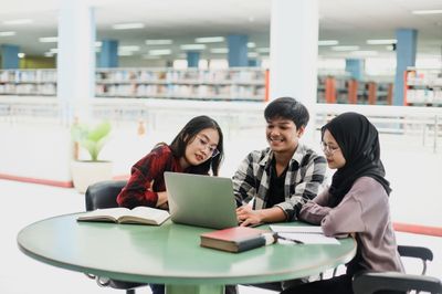 5 Key Benefits of Using AI Presentation Maker in Education